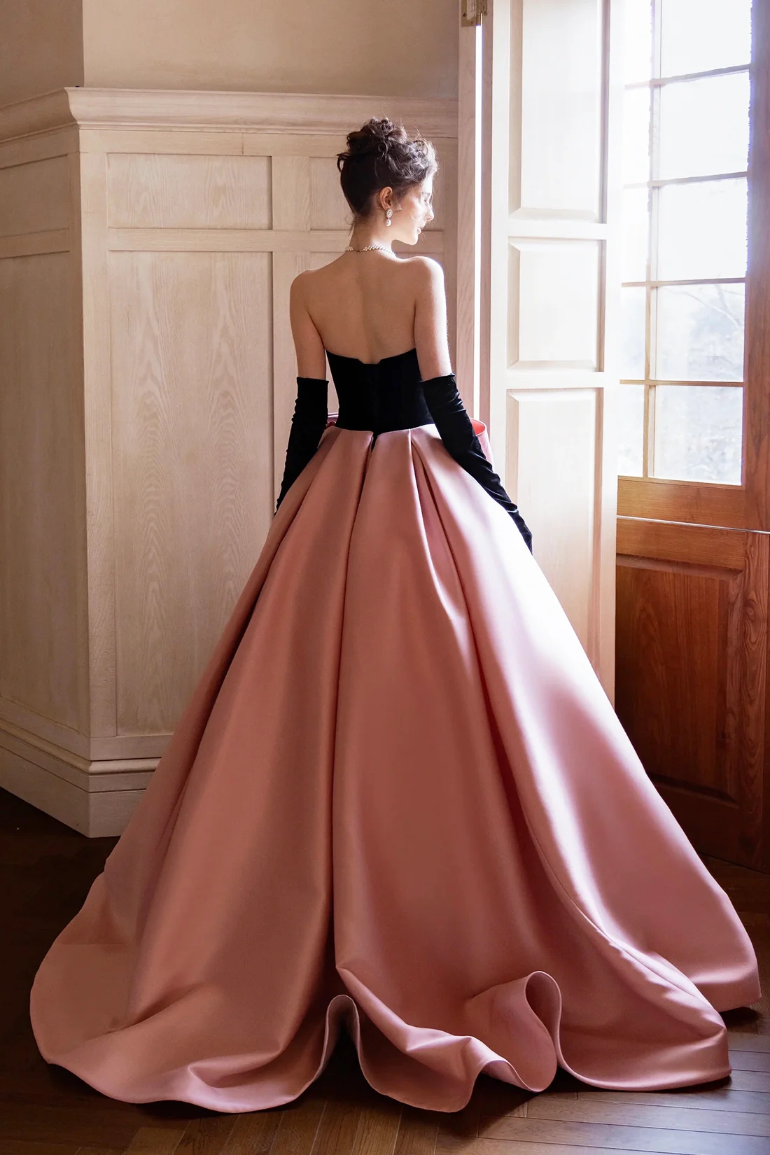Luxurious Black And Pink Satin Gown With Oversized Bow on Luulla